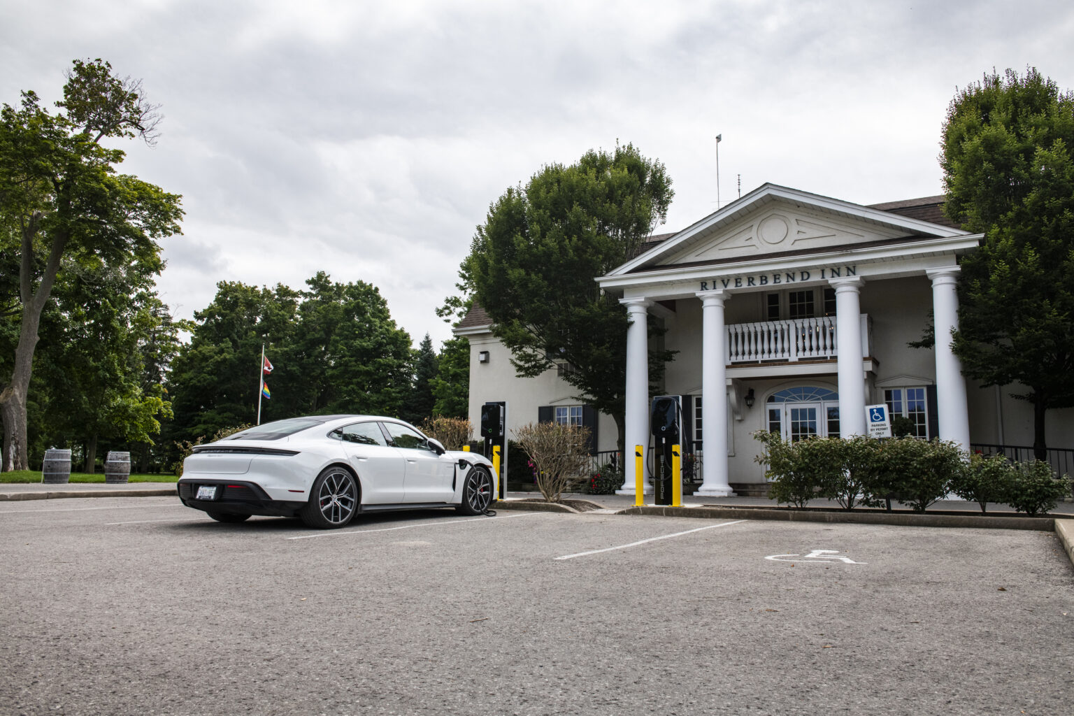 Riverbend Inn & Vineyard - Riverbend Inn